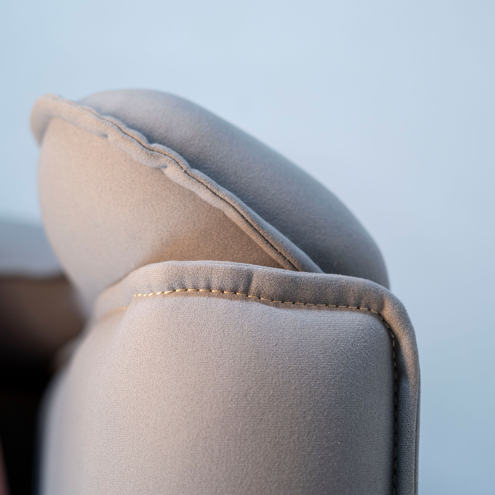 Serenity Luxe Armchair | FurniFlex